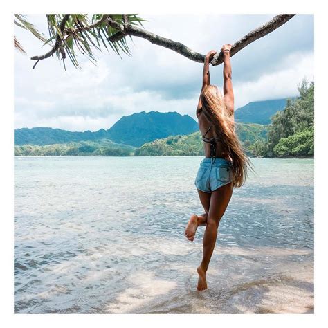 Mainei Kinimakas Feet