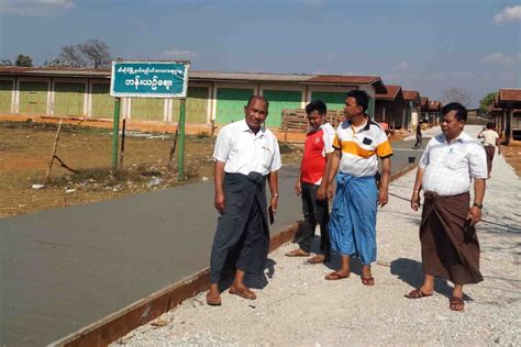 ဆီဆိုင်၌ ဘန်းယဉ်ဈေးကွန်ကရစ်လမ်းခင်းခြင်းလုပ်ငန်းဆောင်ရွက်နေမှုအား ကွင်းဆင်းစစ်ဆေး Information