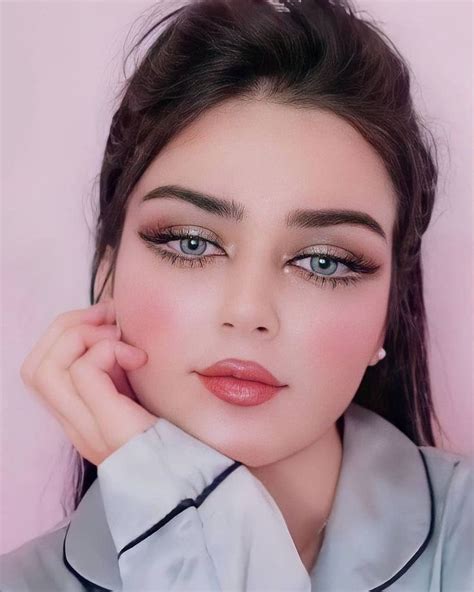 Instagram Cute Girl Face Black Hair Blue Eyes Beautiful Girl Face