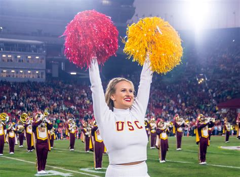 Usc Song Girls Report Enduring Toxic Culture Body Shaming Los