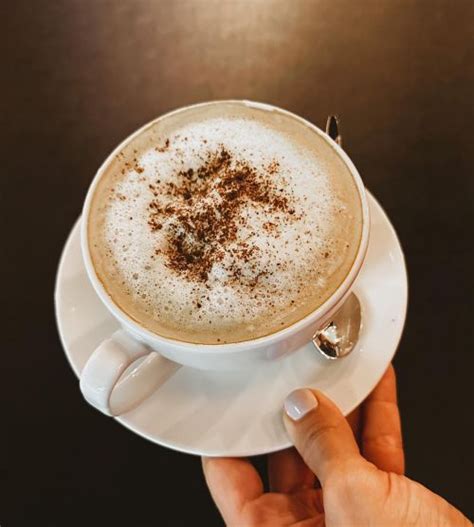 طرز تهیه کاپوچینو با دستگاه و بدون دستگاه فوری و کافی شاپی در خانه