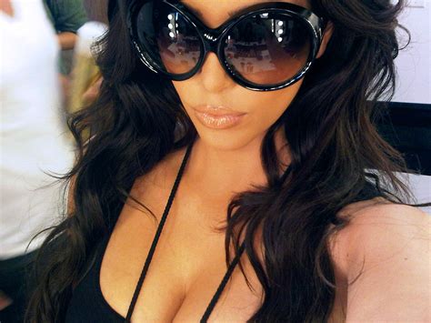 Hollywood Trendy Kim Kardashian Sunglasses Addiction