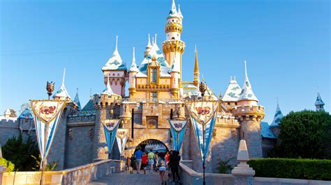 Disneyland Los Angeles Disneyland Hacks Planning A Trip To The