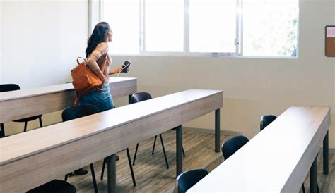 Things Every College Student Is Sure To Have Done After Bunking Class Whatshot Bangalore