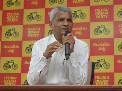 కేసీఆర్‌కు అంత పెద్ద ఇల్లా 10 ఎకరాల్లో 150 గదులతో Ravula Takes On Cm Kcr Telugu Oneindia