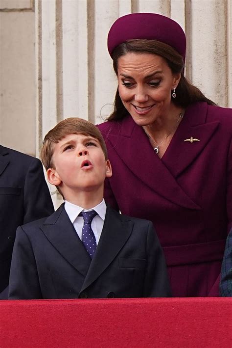 Prince Louis Unexpected Gesture For Dad Prince William Revealed Hello