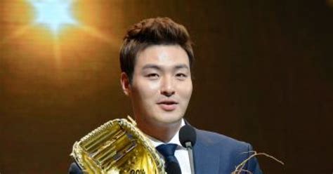 넥센 박병호의 크리스마스 선물 연봉 7억원으로 非 Fa 최고 타이 기록