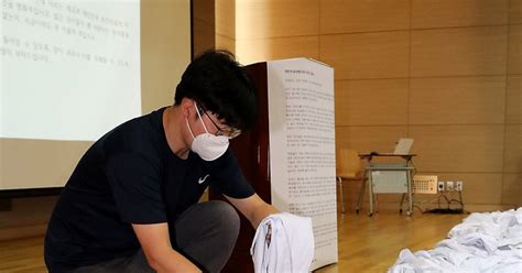 의사가운 내려놓는 전공의