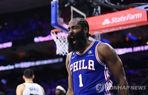 하든의 4쿼터 스텝백 쇼…nba 필라델피아 개막 3연패 뒤 첫승 연합뉴스