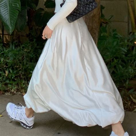 새틴 벌룬 롱스커트 에이블리