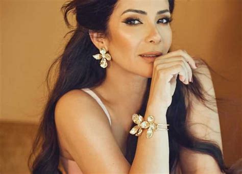 منى زكي قررت تقبل سني دون عمليات تجميل لكن كلام صديقتي هزني فيديو المصري اليوم