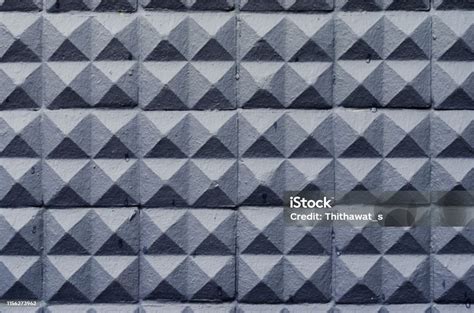 그림자와 빛 콘크리트 벽체 치장 시멘트 흰색과 회색 기하학적 원활한 삼각형 피라미드 배경 0명에 대한 스톡 사진 및 기타 이미지