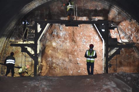 Увид во изградбата на експресниот пат Градско Прилеп делница Дреново Фариш И покрај тоа што