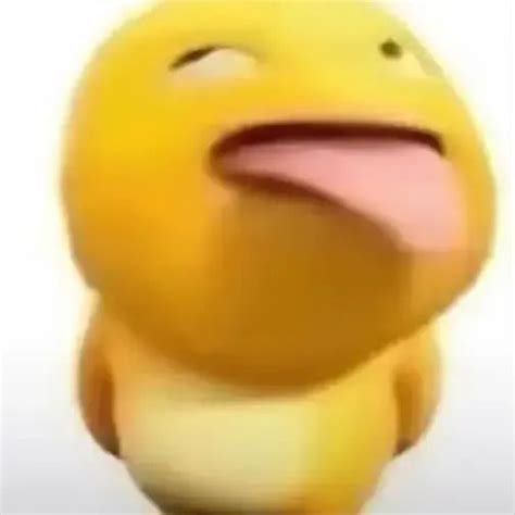 贱兮兮奶龙 逆天抽象表情包 黄色卡通形象吐舌搞怪，表情滑稽超可爱表情包图片动图 求表情网 斗图从此不求人