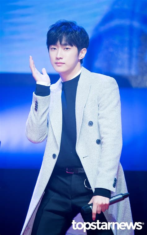 [hd포토] 비원에이포 B1a4 진영 ‘여심 사로잡는 그윽한 눈빛 조슬기 기자 톱스타뉴스