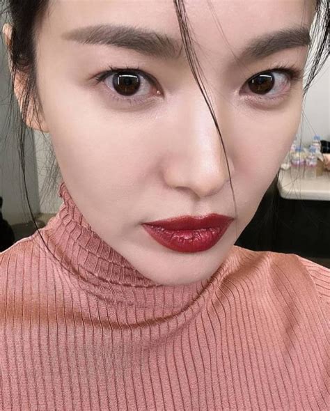 송혜교 화면 꽉 채운 인형 비주얼 굴욕없는 무결점 피부