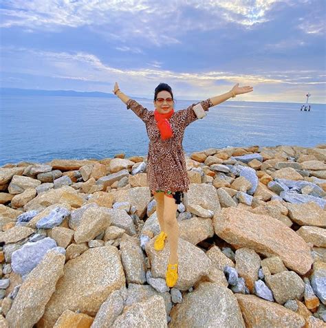 ฤทัยรัตน์ ทศรักษา Added A New Photo ฤทัยรัตน์ ทศรักษา