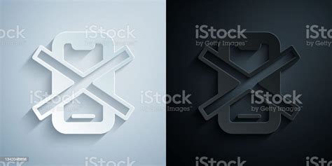 종이 는 회색과 검은 색 배경에 격리 된 휴대 전화 아이콘을 잘라 아무 말도 하고 기호를 호출하지 않습니다 셀 금지 종이 아트 스타일 벡터 3차원 형태에 대한 스톡 벡터