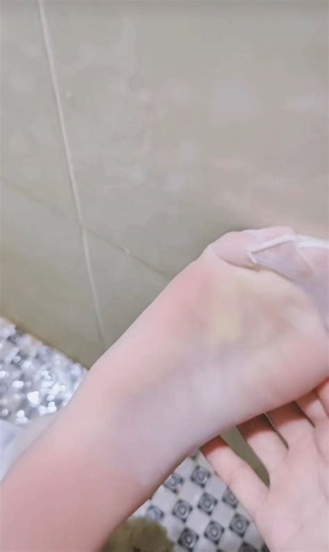 爱吃番茄酱的🐱（考编版） On Twitter 开启第三轮抽奖，抽多了穿不过来，就抽三个人吧，一人一条穿三天的丝颜色你定😈包邮的，你只负责
