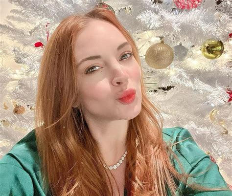 Lindsay Lohan Smiles With Husband Bader Shammas For Holiday Selfie