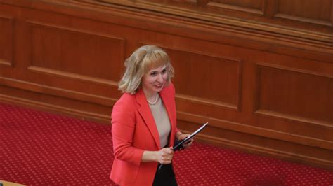 Омбудсманът Диана Ковачева се омъжи Новини бг