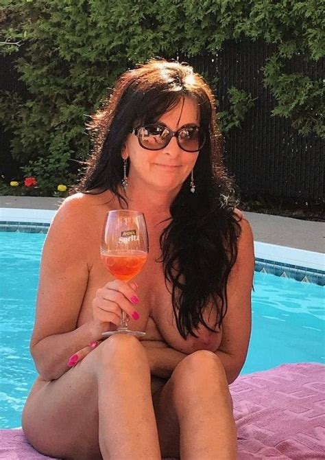 Busty Braless Milf Hotintights