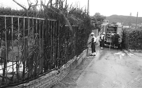 Sofocan Un Incendio Que Amenazaba Con Propagarse En Los Setos De Un Chalet De Xàbia