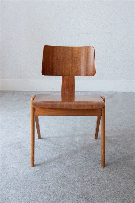Robin Day Pryma Mobilier