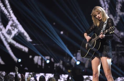 Taylor Swifts New Years Day Lyrics Ps Entertainment