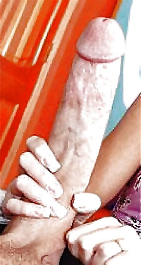 Foto Di Burger King It Takes Two Hands To Handle The Whopper