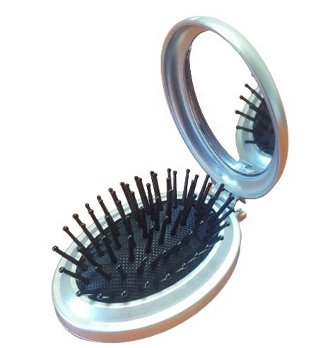 Titania სამგზავრო დასაკეცი სავარცხელი Veli Store