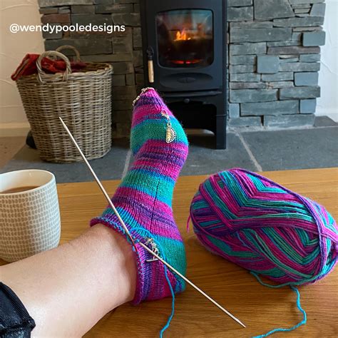 Tippy Toes Toe Up Sock Knitting Pattern Easy Sock Pattern PDF Instant Download Sock Knitting