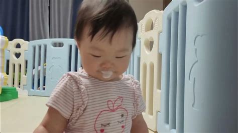 영상찍고 있으니까 숟가락 좀 치워봐 Youtube