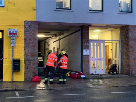Investigation Under Way After Man Dies 色人阁