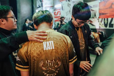 Fan Vcs Lo Ngại Lmht Việt Bị Cắt Suất Dự Cktg Sự Thật Như Thế Nào