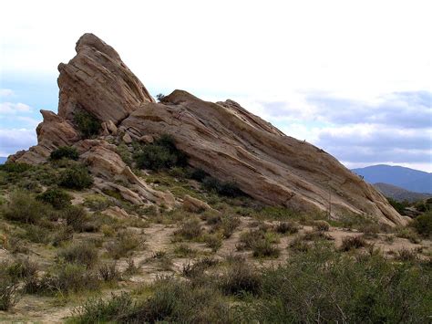 File:Vasquez rocks.jpg - Wikimedia Commons