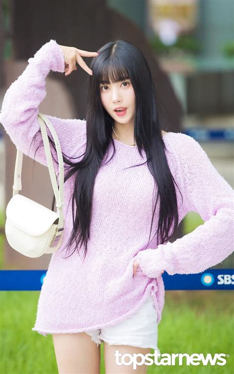 권은비 ‘오늘 완전 쿠로미 토끼 아니냐구~ 권은비의 영스트리트 출근길 [hd포토] 최규석 기자 톱스타뉴스