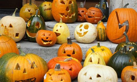 Halloween Pumpkin On Stairs Decoration Wallpaper Wallpapersok