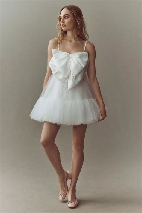 Best Bridal Shower Dresses For An Unforgettable Look