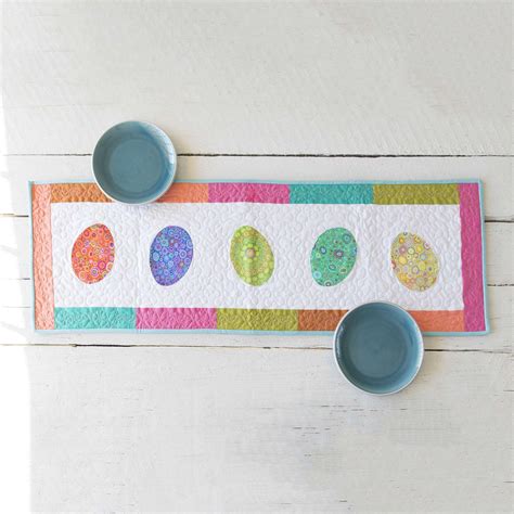Free Beginner Coats And Clark Easter Egg Table Runner With Applique