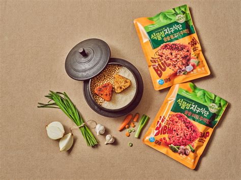 풀무원 지구식단 솥솥 주먹밥 2종 출시식물성 대체육·6가지 채소 함유