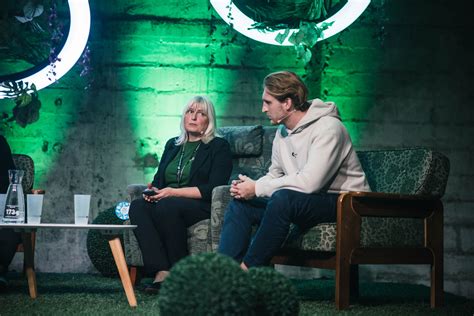 The Revolution Of Reusable Shipping Boxes