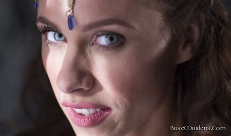 📷⭐️ ایده عکاسی عکس های مدلینگ و کص نمایی بانو Anya Olsen با لباس های