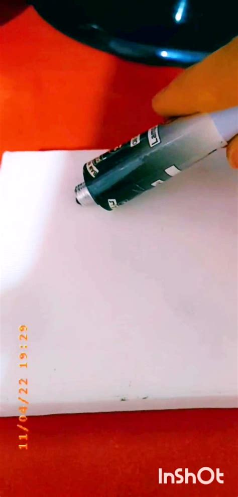 نقاشی روی بوم