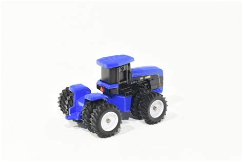 1 64 Versatile 2425 4wd Tractor With Duals Daltons Farm Toys