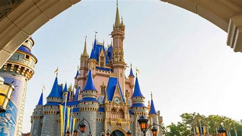 Win A Night In Cinderella Castle With This New Sweepstakes Kennythepirate Com