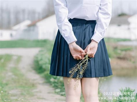1977年属蛇人2022年运势女性 77年45岁属蛇女2022年每月运程详解 大家找算命网