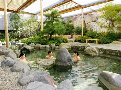 Hadaka No Tsukiai Menerobos Batasan Sosial Di Jepang Melalui “hubungan