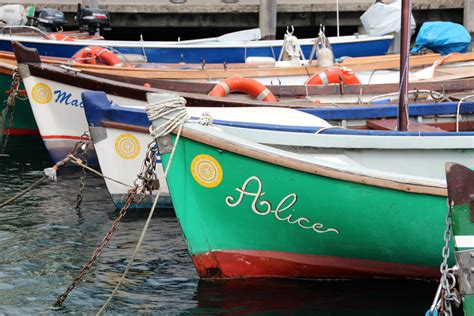 무료 이미지 바다 물 보트 차량 돛대 포트 요트 노를 저어 타는 배 주유 어선 작은 배 편주 선박 정박