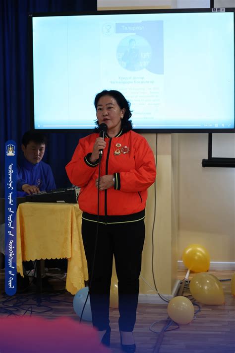 ХҮНДЭТ ДОНОРУУДДАА ХҮНДЭТГЭЛ ҮЗҮҮЛЛЭЭ